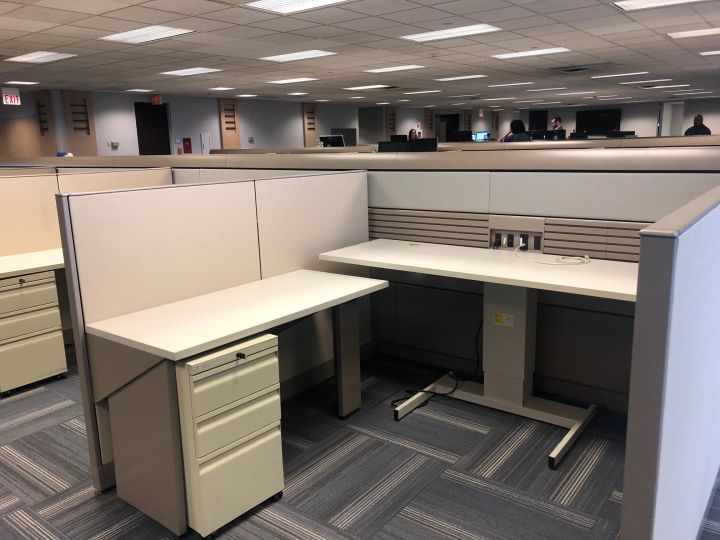 Knoll Currents and Morrison Station With Sit-Stand Table Desk | Smart ...